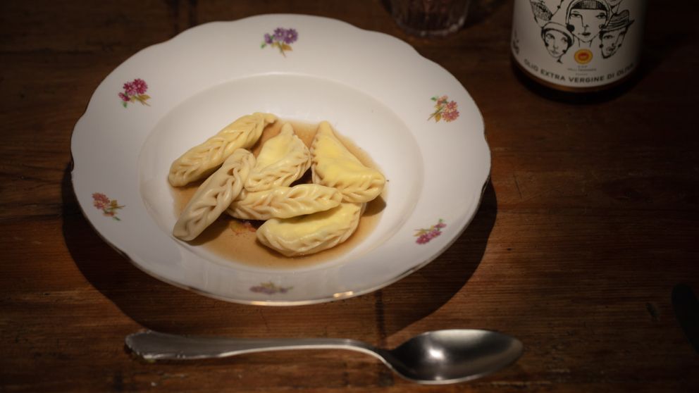 Cassatelle di ricotta in brodo
